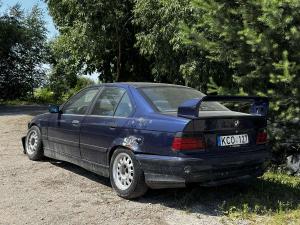 Blue BMW 325 1997 in Panevezys, with an engine capacity of 0.00 L and mileage of 220 thousand km for 1800 €, photo 3 on AUTOMOTO.COM.LV