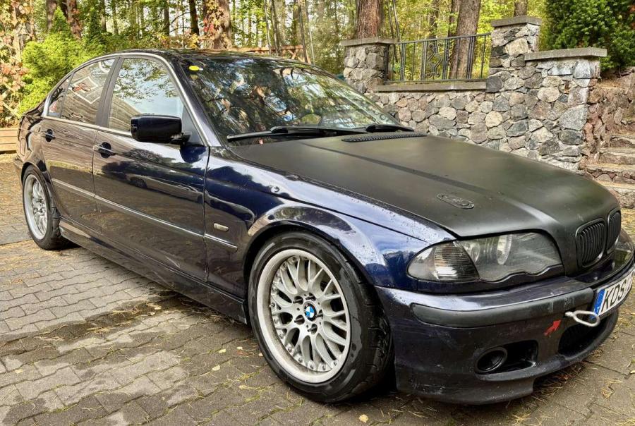 Zils BMW 325 1999 Viļņa, ar dzinēja tilpumu 2.50 L un nobraukumu 5 tūkst. km par 12000 €, foto 1 vietnē AUTOMOTO.COM.LV