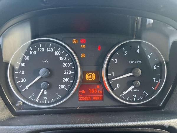 Blue BMW 325 2005 in Alytus, with an engine capacity of 2.49 L and mileage of 236 thousand km for 3000 €, photo 10 on AUTOMOTO.COM.LV