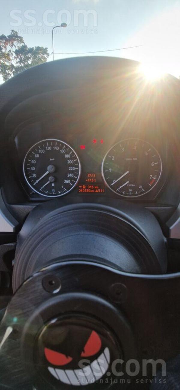 Blue BMW 325 2005 in Riga, with an engine capacity of 2.50 L and mileage of 241 thousand km for 5925 €, photo 7 on AUTOMOTO.COM.LV