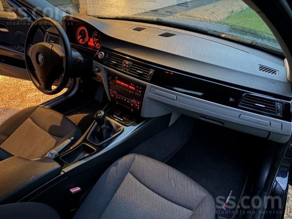 Zils BMW 325 2005 Rīga, ar dzinēja tilpumu 2.50 L un nobraukumu 278 tūkst. km par 4500 €, foto 11 vietnē AUTOMOTO.COM.LV