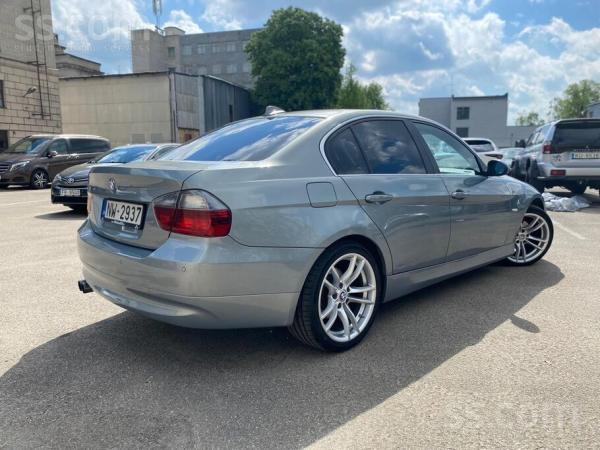 Zils BMW 325 2006 Rīga, ar dzinēja tilpumu 2.50 L un nobraukumu 196 tūkst. km par 5300 €, foto 3 vietnē AUTOMOTO.COM.LV