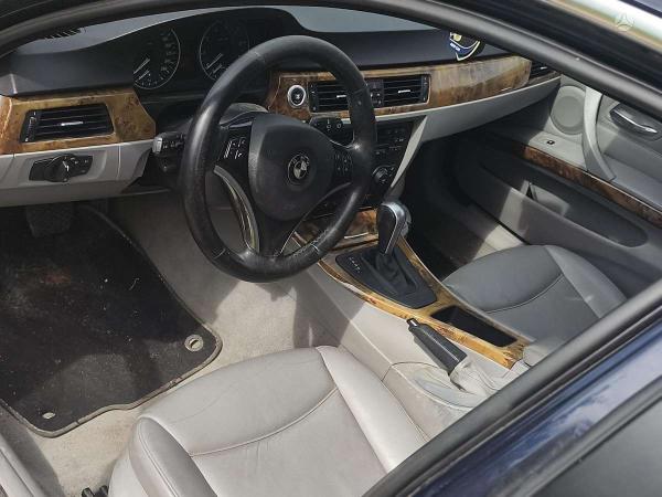Zils BMW 325 2006 Radviliškis, ar dzinēja tilpumu 2.50 L un nobraukumu 3 tūkst. km par 2200 €, foto 7 vietnē AUTOMOTO.COM.LV