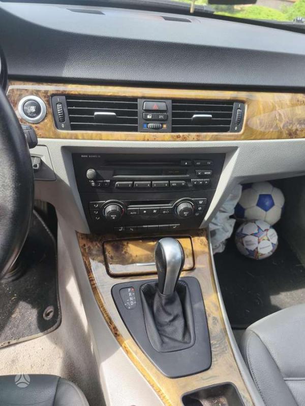 Zils BMW 325 2006 Radviliškis, ar dzinēja tilpumu 2.50 L un nobraukumu 3 tūkst. km par 2200 €, foto 9 vietnē AUTOMOTO.COM.LV