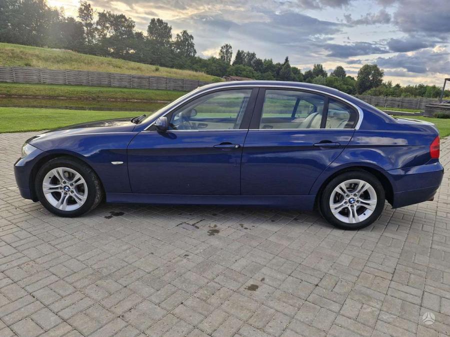 Zils BMW 325 2007 Viļņa, ar dzinēja tilpumu 2.50 L un nobraukumu 229 tūkst. km par 3950 €, foto 9 vietnē AUTOMOTO.COM.LV