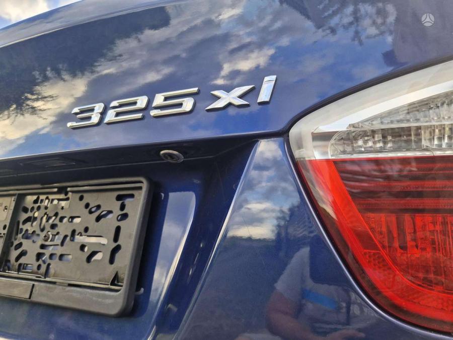 Zils BMW 325 2007 Viļņa, ar dzinēja tilpumu 2.50 L un nobraukumu 229 tūkst. km par 3950 €, foto 13 vietnē AUTOMOTO.COM.LV