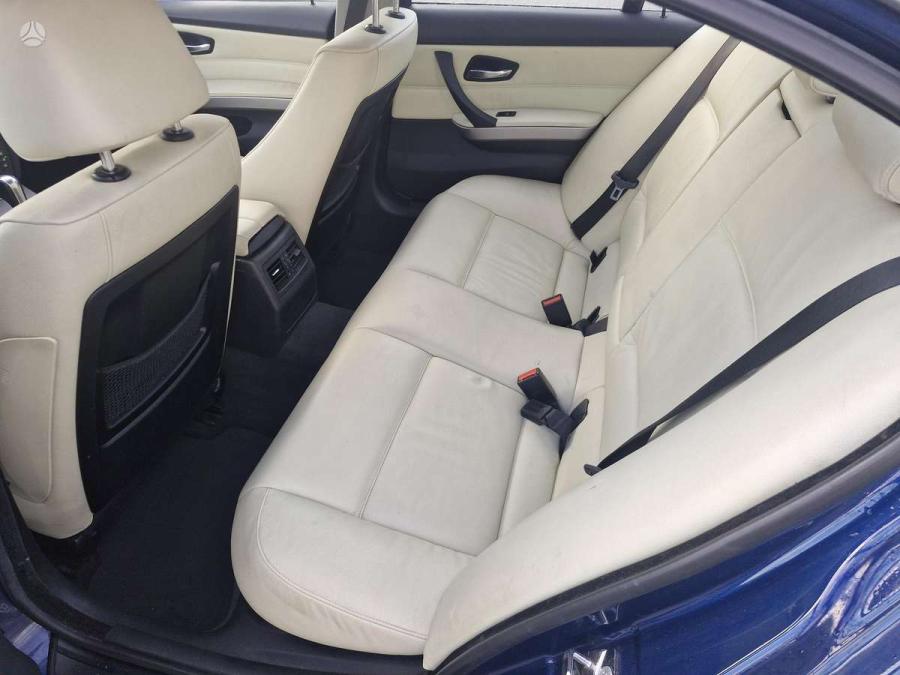 Zils BMW 325 2007 Viļņa, ar dzinēja tilpumu 2.50 L un nobraukumu 229 tūkst. km par 3950 €, foto 15 vietnē AUTOMOTO.COM.LV