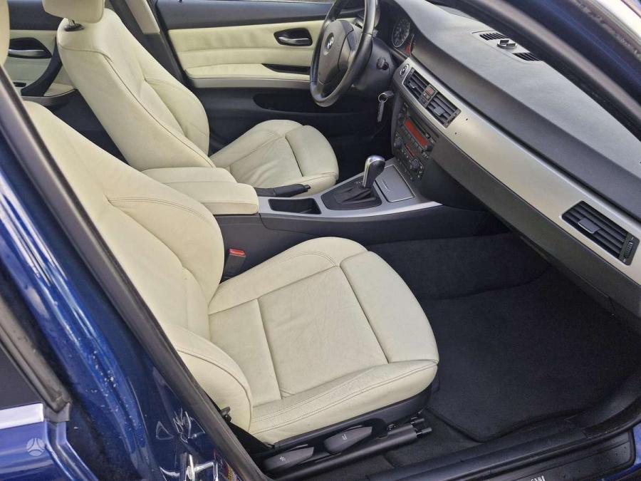 Zils BMW 325 2007 Viļņa, ar dzinēja tilpumu 2.50 L un nobraukumu 229 tūkst. km par 3950 €, foto 16 vietnē AUTOMOTO.COM.LV