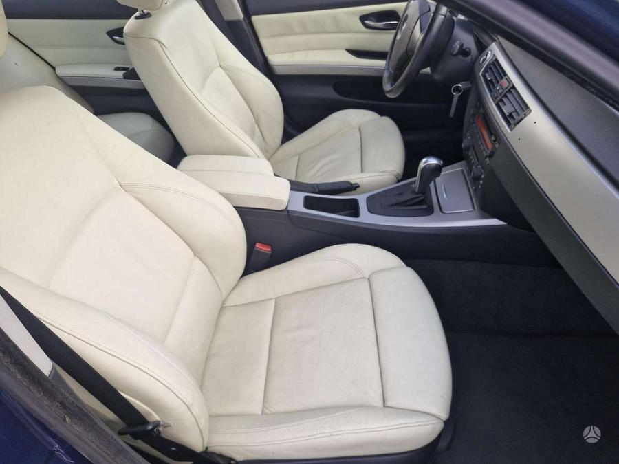 Zils BMW 325 2007 Viļņa, ar dzinēja tilpumu 2.50 L un nobraukumu 229 tūkst. km par 3950 €, foto 17 vietnē AUTOMOTO.COM.LV