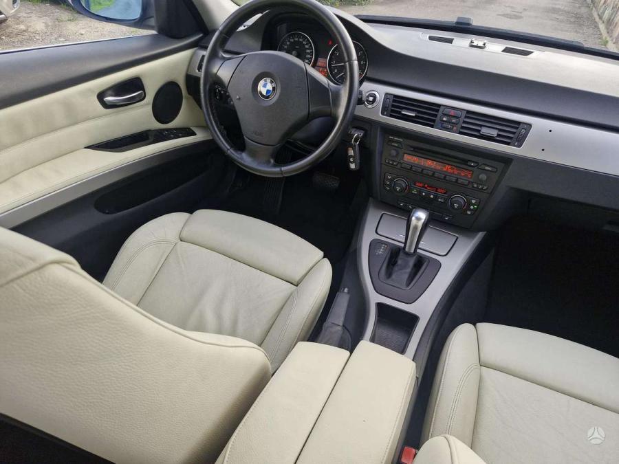 Zils BMW 325 2007 Viļņa, ar dzinēja tilpumu 2.50 L un nobraukumu 229 tūkst. km par 3950 €, foto 20 vietnē AUTOMOTO.COM.LV