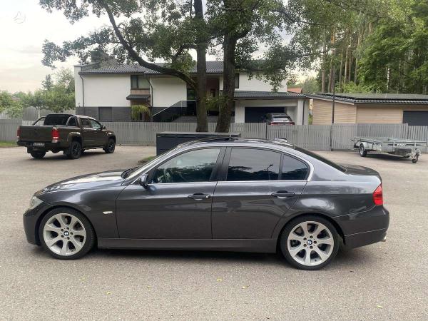 Blue BMW 325 2007 in Druskininkai, with an engine capacity of 2.99 L and mileage of 390 thousand km for 3500 €, photo 9 on AUTOMOTO.COM.LV