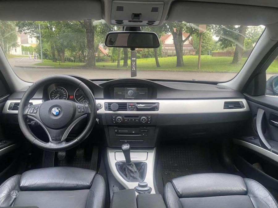 Blue BMW 325 2007 in Druskininkai, with an engine capacity of 2.99 L and mileage of 390 thousand km for 3500 €, photo 12 on AUTOMOTO.COM.LV