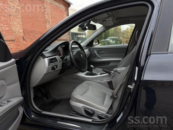 Синий БМВ 325 2009 в Цесис, объемом двигателя 3.00 л и пробегом 238 тыс. км за 4490 €, фото 9 на AUTOMOTO.COM.LV