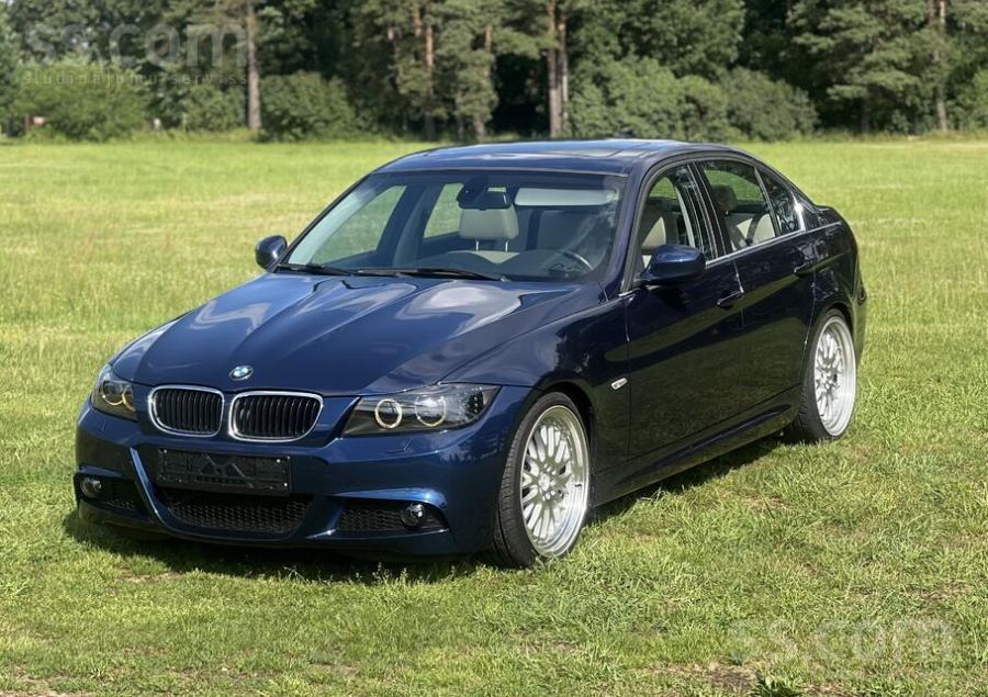 Blue BMW 325 2010 in Riga, with an engine capacity of 3.00 L and mileage of 237 thousand km for 7200 €, photo 3 on AUTOMOTO.COM.LV