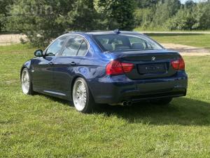 Blue BMW 325 2010 in Riga, with an engine capacity of 3.00 L and mileage of 237 thousand km for 7200 €, photo 4 on AUTOMOTO.COM.LV