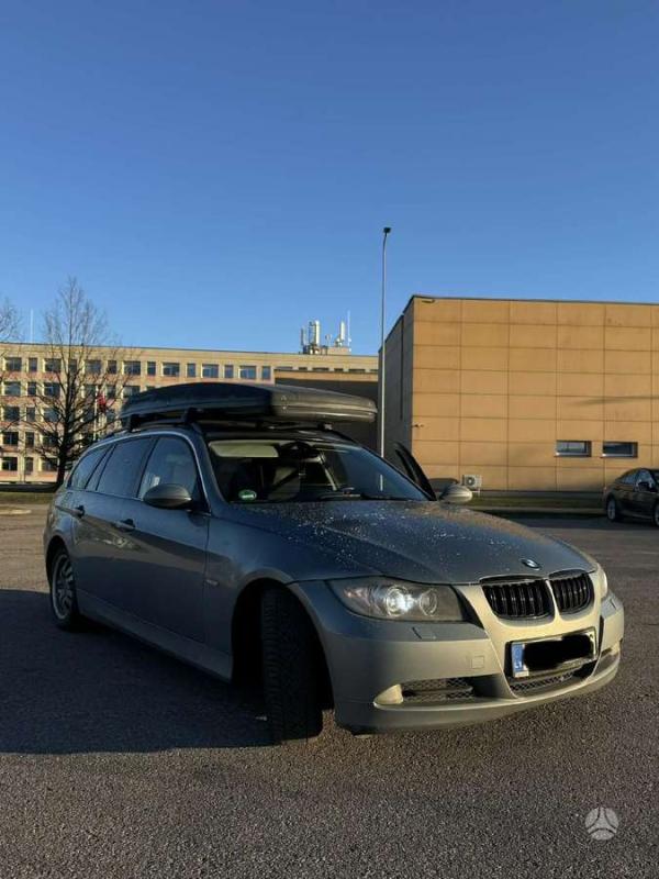 Zils BMW 325 2005 Kauņa, ar dzinēja tilpumu 2.50 L un nobraukumu 307 tūkst. km par 4150 €, foto 1 vietnē AUTOMOTO.COM.LV
