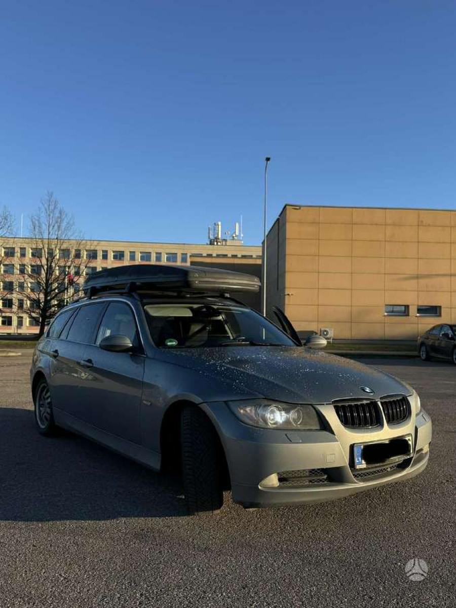 Zils BMW 325 2005 Kauņa, ar dzinēja tilpumu 2.50 L un nobraukumu 307 tūkst. km par 4150 €, foto 1 vietnē AUTOMOTO.COM.LV
