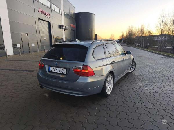 Zils BMW 325 2006 Viļņa, ar dzinēja tilpumu 2.99 L un nobraukumu 400 tūkst. km par 2850 €, foto 2 vietnē AUTOMOTO.COM.LV