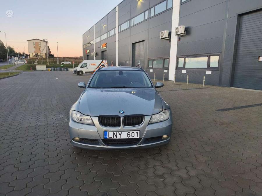 Zils BMW 325 2006 Viļņa, ar dzinēja tilpumu 2.99 L un nobraukumu 400 tūkst. km par 2850 €, foto 5 vietnē AUTOMOTO.COM.LV