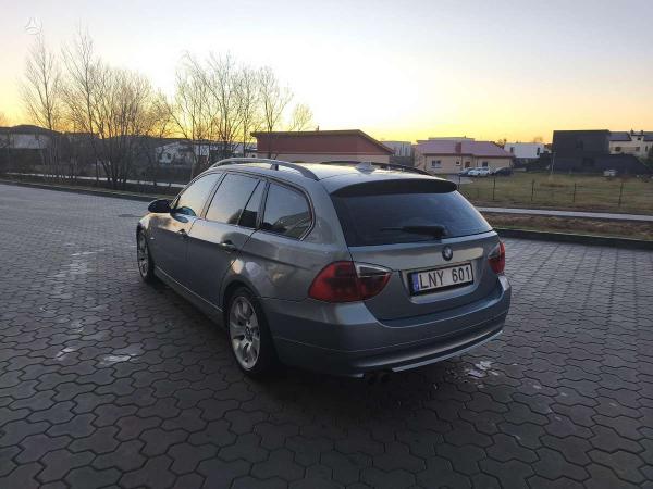 Zils BMW 325 2006 Viļņa, ar dzinēja tilpumu 2.99 L un nobraukumu 400 tūkst. km par 2850 €, foto 8 vietnē AUTOMOTO.COM.LV