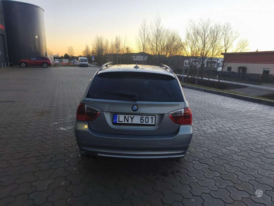 Zils BMW 325 2006 Viļņa, ar dzinēja tilpumu 2.99 L un nobraukumu 400 tūkst. km par 2850 €, foto 9 vietnē AUTOMOTO.COM.LV