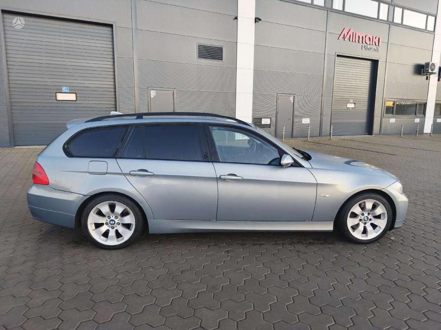 Zils BMW 325 2006 Viļņa, ar dzinēja tilpumu 2.99 L un nobraukumu 400 tūkst. km par 2850 €, foto 11 vietnē AUTOMOTO.COM.LV