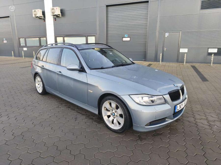 Zils BMW 325 2006 Viļņa, ar dzinēja tilpumu 2.99 L un nobraukumu 400 tūkst. km par 2850 €, foto 12 vietnē AUTOMOTO.COM.LV