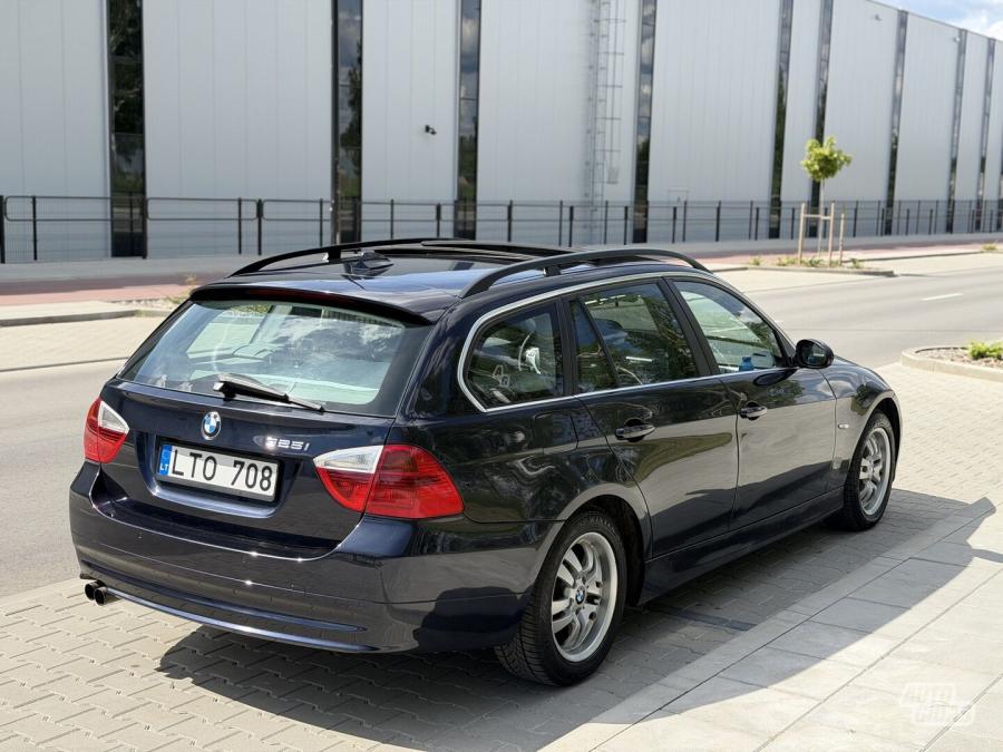 Zils BMW 325 2006 Viļņa, ar dzinēja tilpumu 2.50 L un nobraukumu 238 tūkst. km par 3150 €, foto 14 vietnē AUTOMOTO.COM.LV