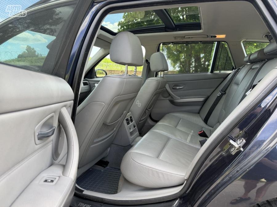 Zils BMW 325 2006 Viļņa, ar dzinēja tilpumu 2.50 L un nobraukumu 230 tūkst. km par 3100 €, foto 29 vietnē AUTOMOTO.COM.LV