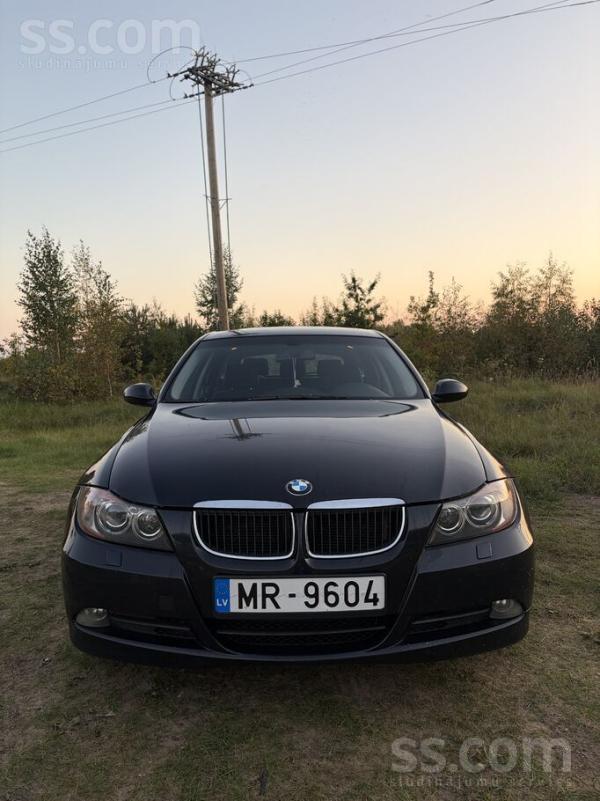 BMW 325 2006 in Liepaja on AUTOMOTO.COM.LV Blue BMW 325 2006 in Liepaja, with an engine capacity of 2.50 L and mileage of 289 thousand km for 3600 €, photo 3 on AUTOMOTO.COM.LV