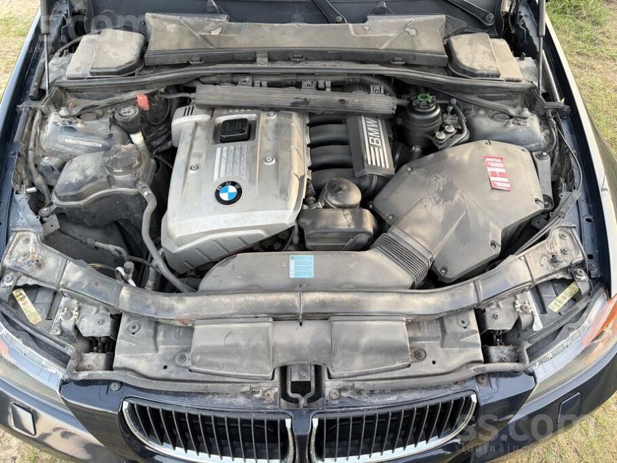 Blue BMW 325 2006 in Liepaja, with an engine capacity of 2.50 L and mileage of 289 thousand km for 3600 €, photo 7 on AUTOMOTO.COM.LV