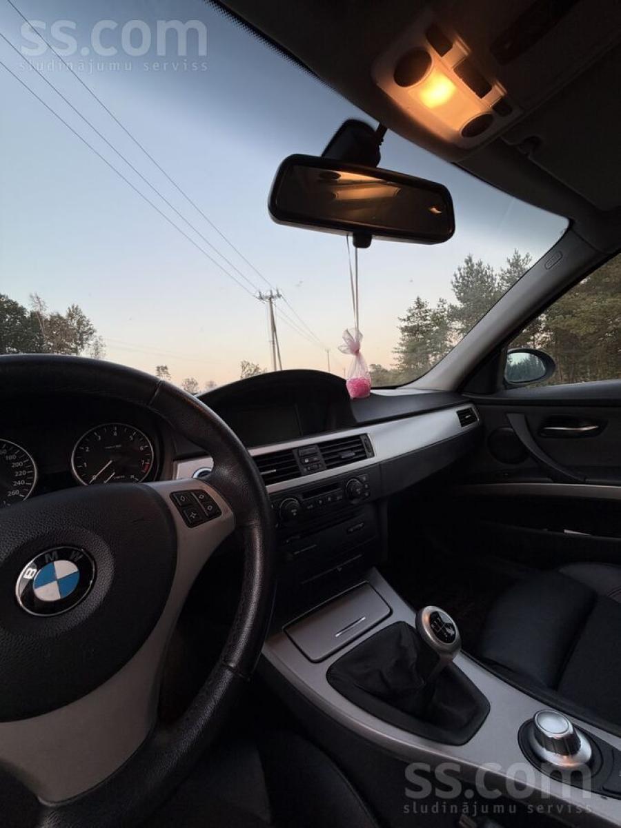 Blue BMW 325 2006 in Liepaja, with an engine capacity of 2.50 L and mileage of 289 thousand km for 3600 €, photo 9 on AUTOMOTO.COM.LV
