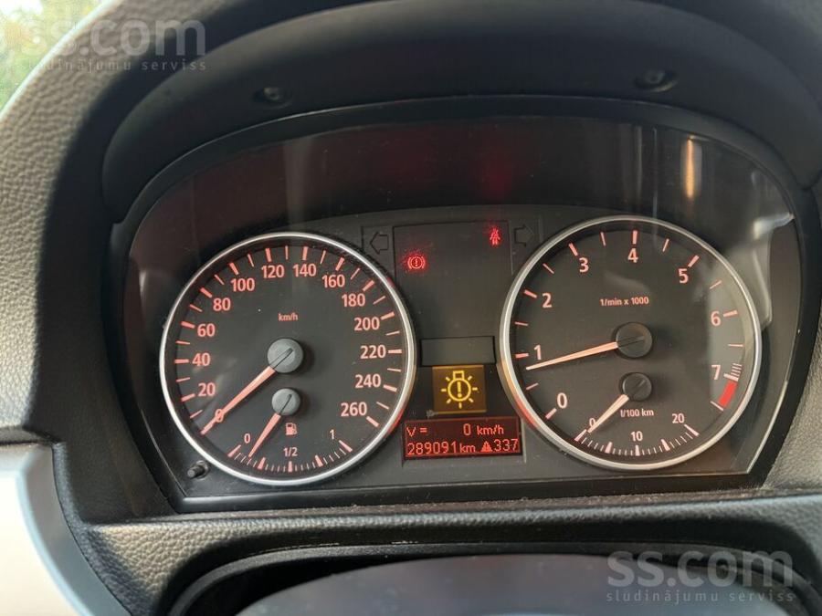 Blue BMW 325 2006 in Liepaja, with an engine capacity of 2.50 L and mileage of 289 thousand km for 3600 €, photo 12 on AUTOMOTO.COM.LV