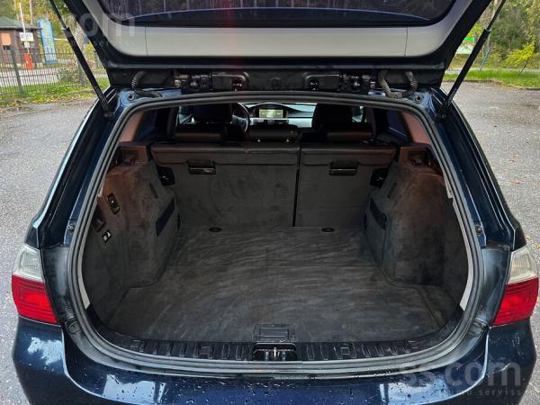 Zils BMW 325 2007 Jūrmala, ar dzinēja tilpumu 3.00 L un nobraukumu 261 tūkst. km par 3700 €, foto 5 vietnē AUTOMOTO.COM.LV