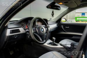 Blue BMW 325 2007 in Riga, with an engine capacity of 3.00 L and mileage of 413 thousand km for 5990 €, photo 13 on AUTOMOTO.COM.LV