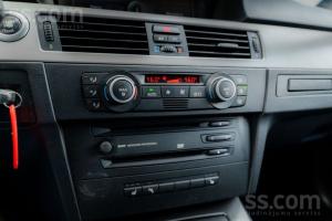 Blue BMW 325 2007 in Riga, with an engine capacity of 3.00 L and mileage of 413 thousand km for 5990 €, photo 19 on AUTOMOTO.COM.LV