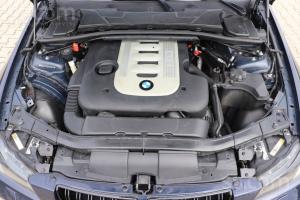 Zils BMW 325 2007 Rīga, ar dzinēja tilpumu 3.00 L un nobraukumu 354 tūkst. km par 4450 €, foto 14 vietnē AUTOMOTO.COM.LV