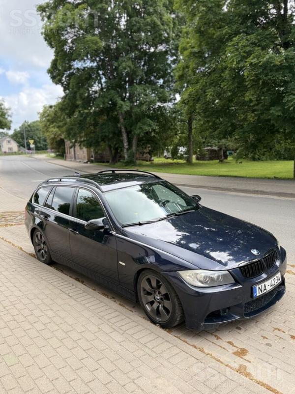 Blue BMW 325 2007 in Liepaja, with an engine capacity of 3.00 L and mileage of 450 thousand km for 3899 €, photo 1 on AUTOMOTO.COM.LV