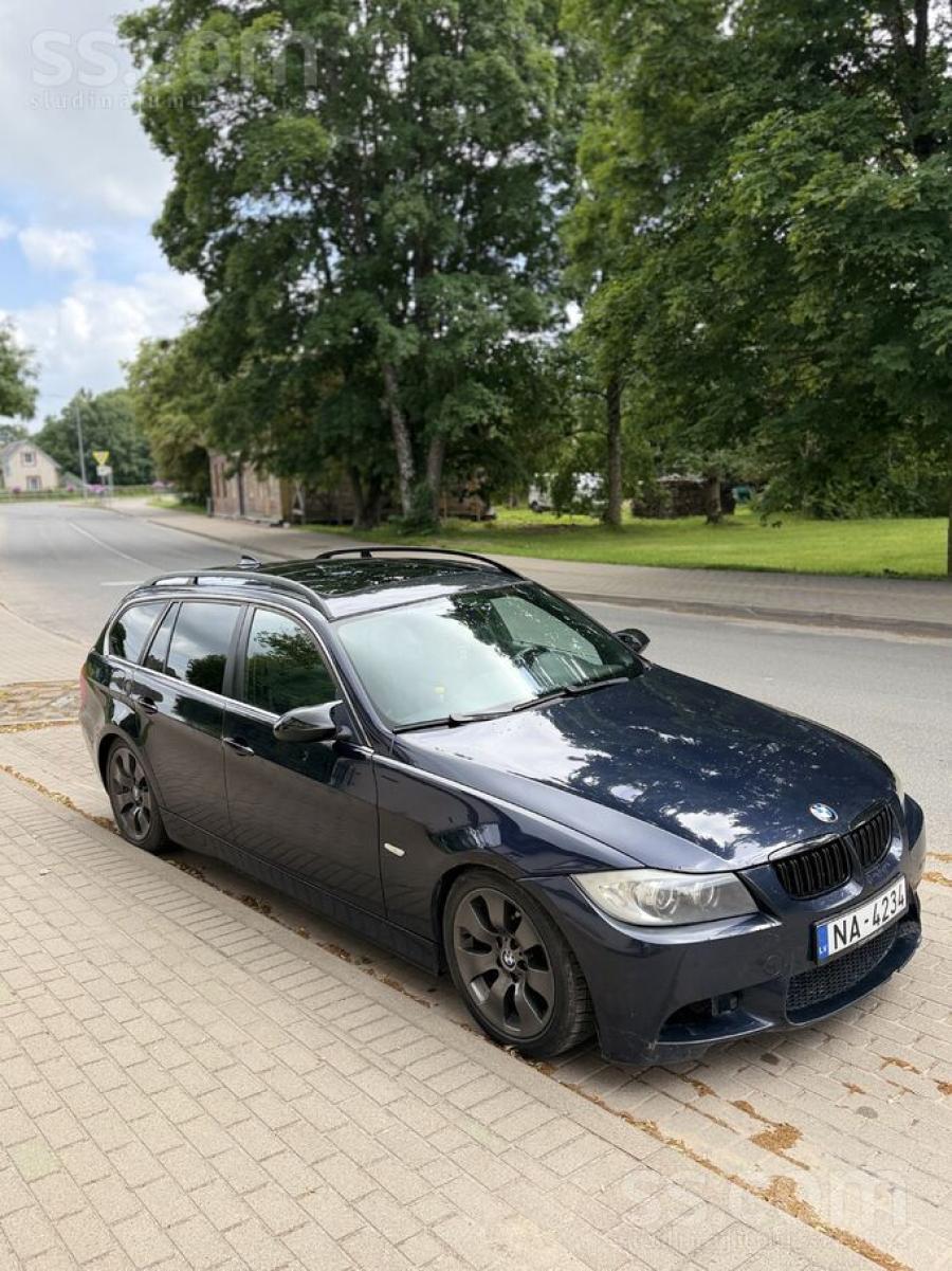 Blue BMW 325 2007 in Liepaja, with an engine capacity of 3.00 L and mileage of 450 thousand km for 3899 €, photo 1 on AUTOMOTO.COM.LV