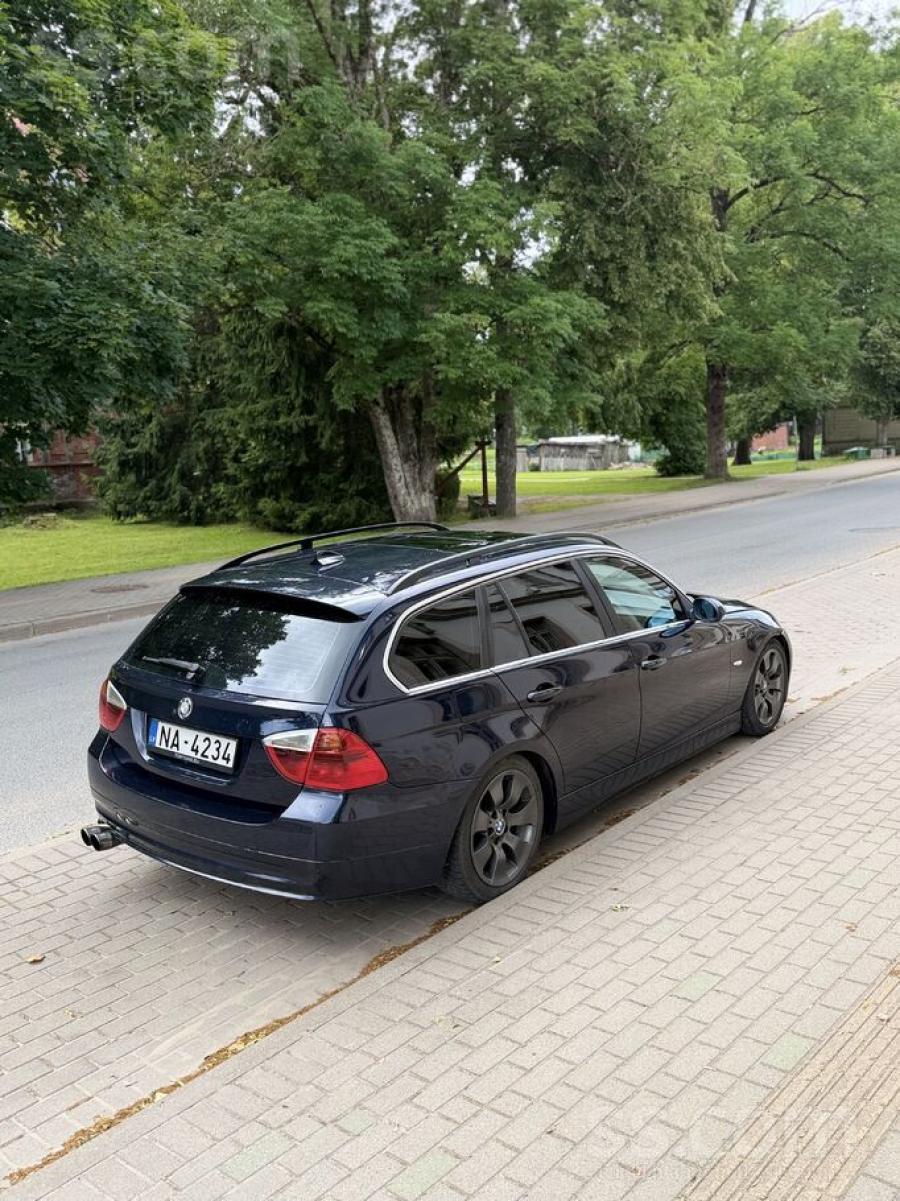 Blue BMW 325 2007 in Liepaja, with an engine capacity of 3.00 L and mileage of 450 thousand km for 3899 €, photo 6 on AUTOMOTO.COM.LV