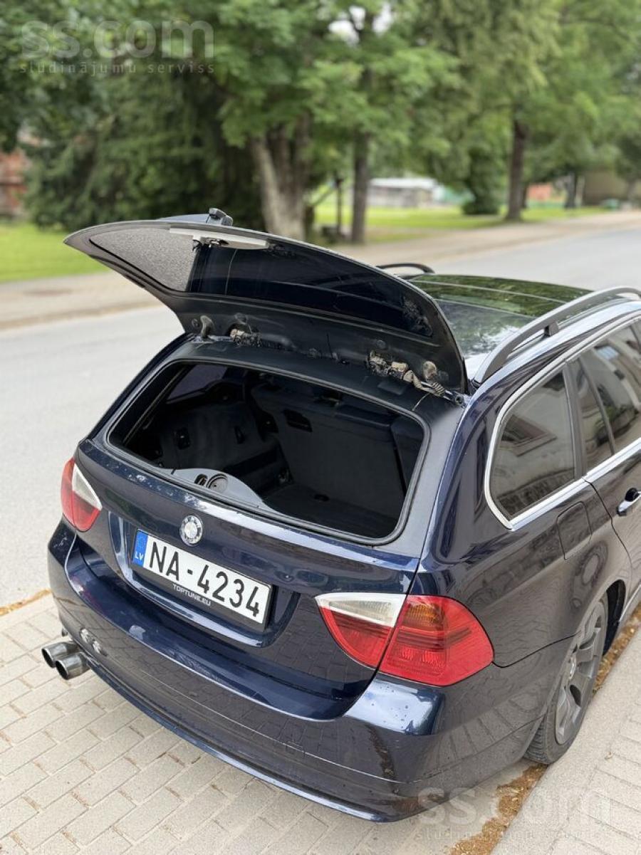 Blue BMW 325 2007 in Liepaja, with an engine capacity of 3.00 L and mileage of 450 thousand km for 3899 €, photo 7 on AUTOMOTO.COM.LV