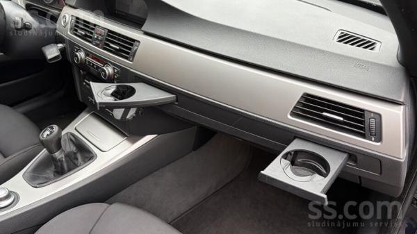 BMW 325 2007 RÄ«ga vietnÄ Zils BMW 325 2007 RÄ«ga, ar dzinÄja tilpumu 2.50 L un nobraukumu 245 tÅ«kst. km par 6250 ā¬, foto 11 vietnÄ AUTOMOTO.COM.LV