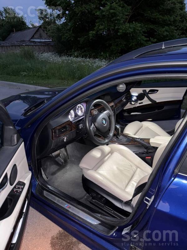 Blue BMW 325 2009 in Rezekne, with an engine capacity of 3.00 L and mileage of 322 thousand km for 8000 €, photo 8 on AUTOMOTO.COM.LV