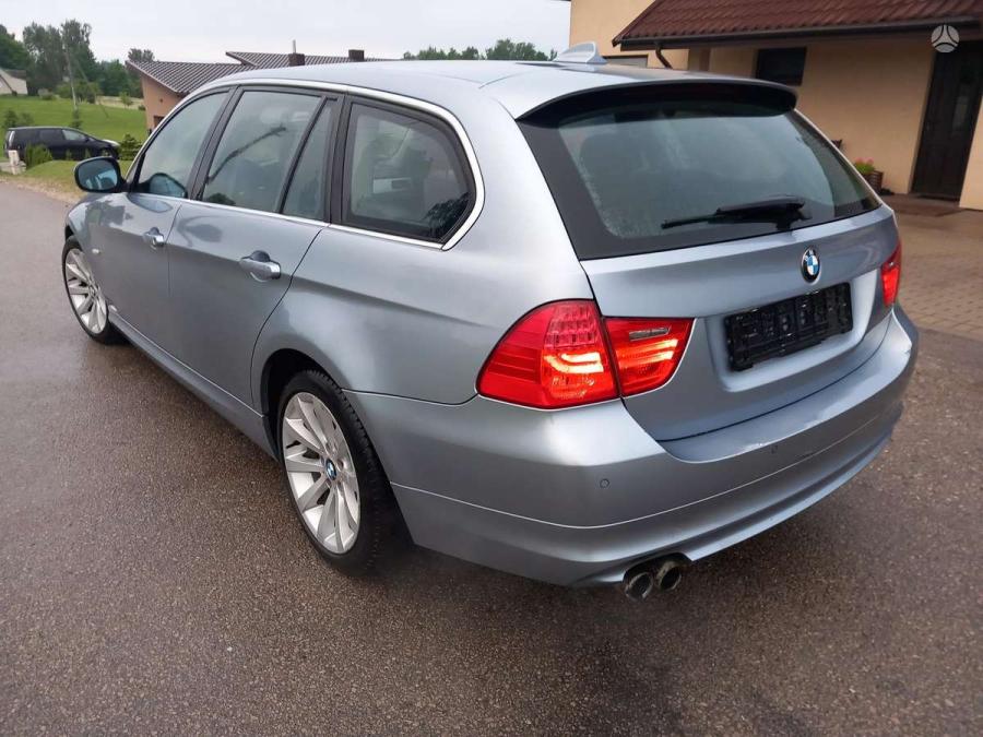 Zils BMW 325 2009 Alīta, ar dzinēja tilpumu 2.99 L un nobraukumu 337 tūkst. km par 2850 €, foto 7 vietnē AUTOMOTO.COM.LV