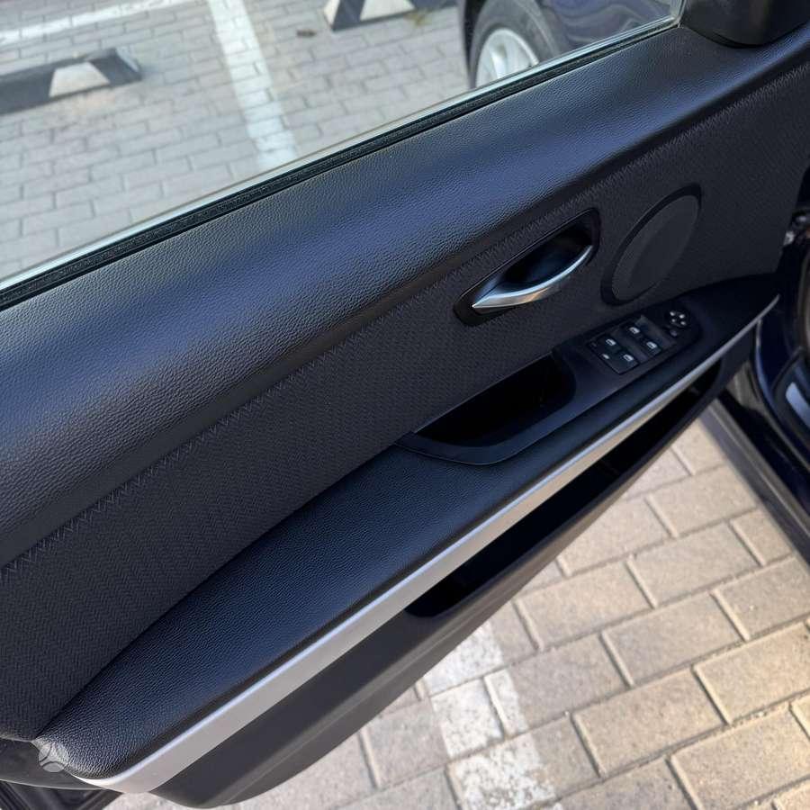 Blue BMW 325 2009 in Kaisiadorys, with an engine capacity of 2.99 L and mileage of 268 thousand km for 4750 €, photo 31 on AUTOMOTO.COM.LV