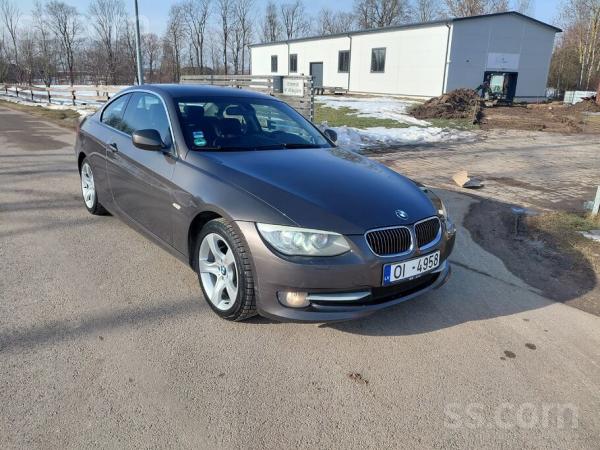 Brown BMW 325 2010 in Jelgava, with an engine capacity of 3.00 L and mileage of 340 thousand km for 6800 €, photo 4 on AUTOMOTO.COM.LV
