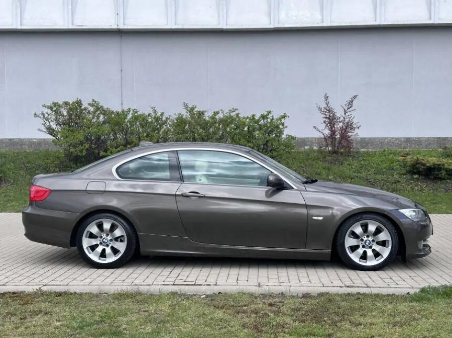 Brūns BMW 325 2010 Rīga, ar dzinēja tilpumu 3.00 L un nobraukumu 330 tūkst. km par 6290 €, foto 6 vietnē AUTOMOTO.COM.LV