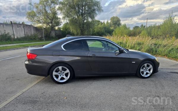 Brūns BMW 325 2010 Jelgava, ar dzinēja tilpumu 3.00 L un nobraukumu 345 tūkst. km par 7500 €, foto 7 vietnē AUTOMOTO.COM.LV