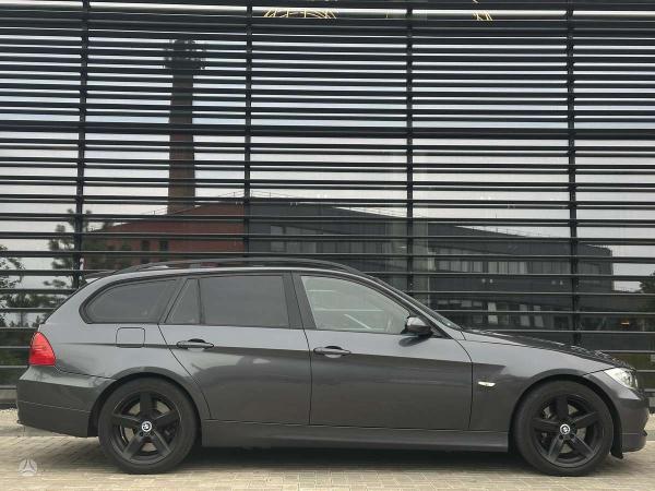 Brown BMW 325 2007 in Klaipeda, with an engine capacity of 3.00 L and mileage of 278 thousand km for 3850 €, photo 4 on AUTOMOTO.COM.LV