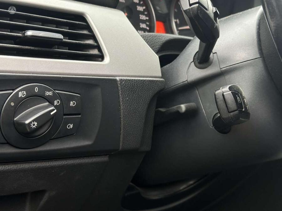Brūns BMW 325 2007 Klaipėda, ar dzinēja tilpumu 3.00 L un nobraukumu 278 tūkst. km par 3850 €, foto 10 vietnē AUTOMOTO.COM.LV